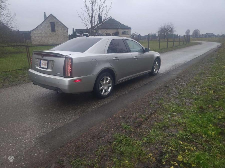 Grey Cadillac STS 2005 in Taurage, with an engine capacity of 4.57 L and mileage of 223 thousand km for 3800 €, photo 4 on AUTOMOTO.COM.LV