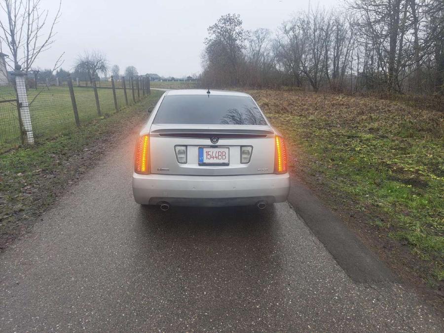 Grey Cadillac STS 2005 in Taurage, with an engine capacity of 4.57 L and mileage of 223 thousand km for 3800 €, photo 9 on AUTOMOTO.COM.LV