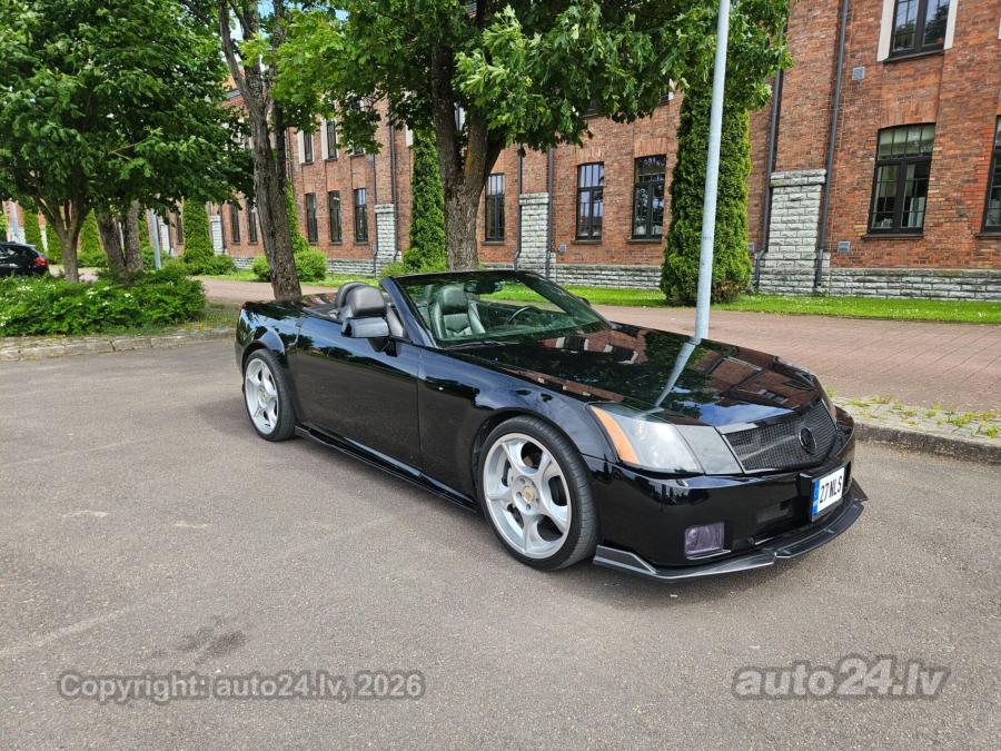Melns Cadillac XLR 2006 Tallina, ar dzinēja tilpumu 4.60 L un nobraukumu 138 tūkst. km par 22000 €, foto 3 vietnē AUTOMOTO.COM.LV