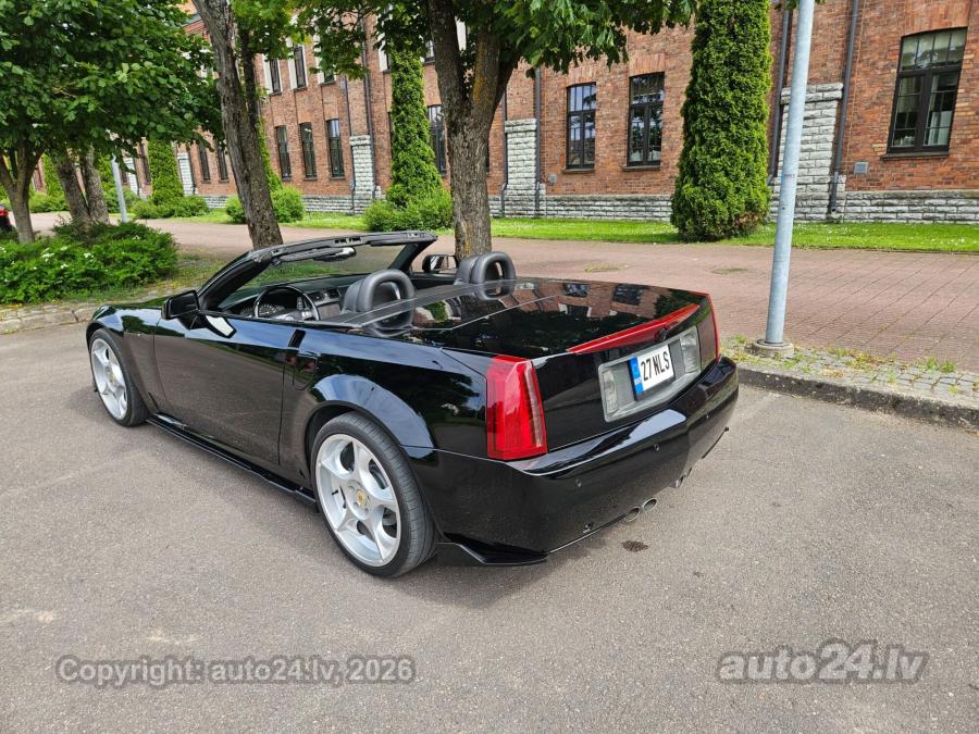 Melns Cadillac XLR 2006 Tallina, ar dzinēja tilpumu 4.60 L un nobraukumu 138 tūkst. km par 22000 €, foto 4 vietnē AUTOMOTO.COM.LV