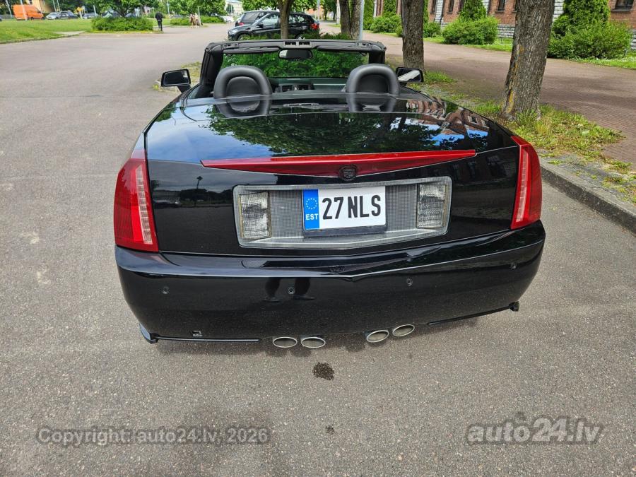 Melns Cadillac XLR 2006 Tallina, ar dzinēja tilpumu 4.60 L un nobraukumu 138 tūkst. km par 22000 €, foto 7 vietnē AUTOMOTO.COM.LV