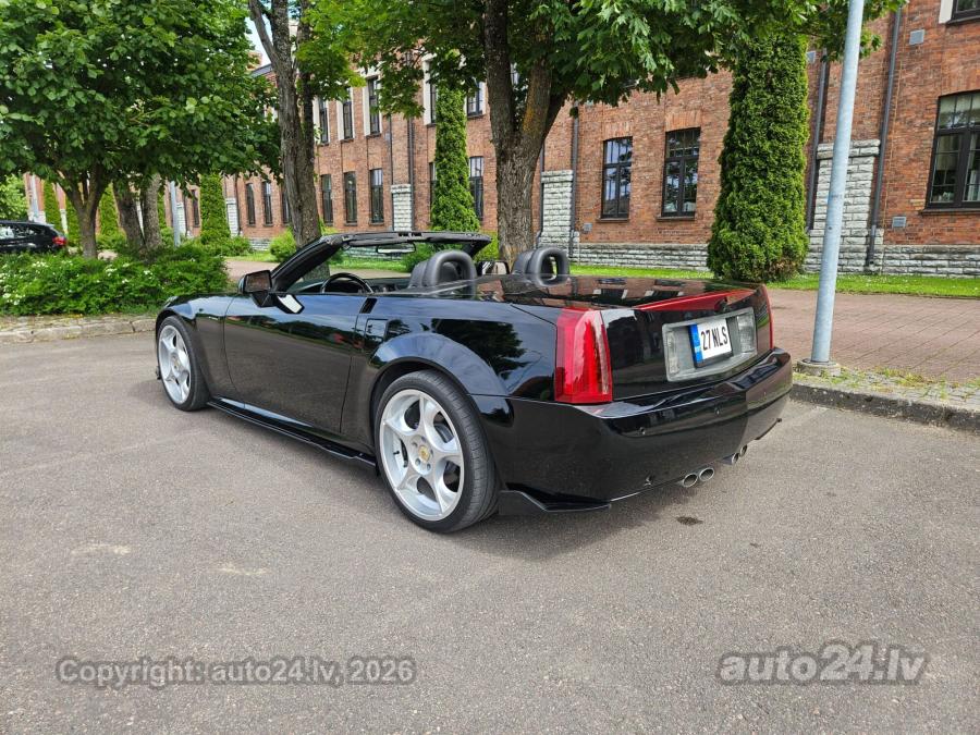Melns Cadillac XLR 2006 Tallina, ar dzinēja tilpumu 4.60 L un nobraukumu 138 tūkst. km par 22000 €, foto 8 vietnē AUTOMOTO.COM.LV