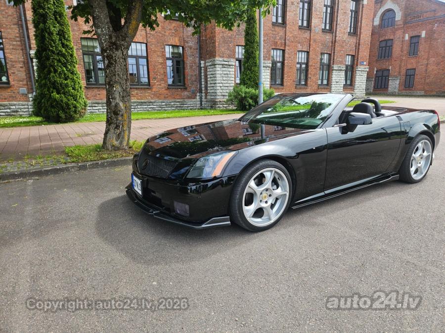 Melns Cadillac XLR 2006 Tallina, ar dzinēja tilpumu 4.60 L un nobraukumu 138 tūkst. km par 22000 €, foto 15 vietnē AUTOMOTO.COM.LV