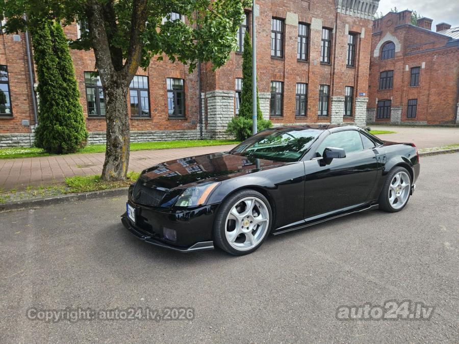 Melns Cadillac XLR 2006 Tallina, ar dzinēja tilpumu 4.60 L un nobraukumu 138 tūkst. km par 22000 €, foto 17 vietnē AUTOMOTO.COM.LV