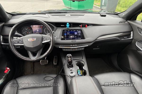 Черный Кадиллак XT4 2021 в Таллин, объемом двигателя 2.00 л и пробегом 79 тыс. км за 29900 €, фото 4 на AUTOMOTO.COM.LV
