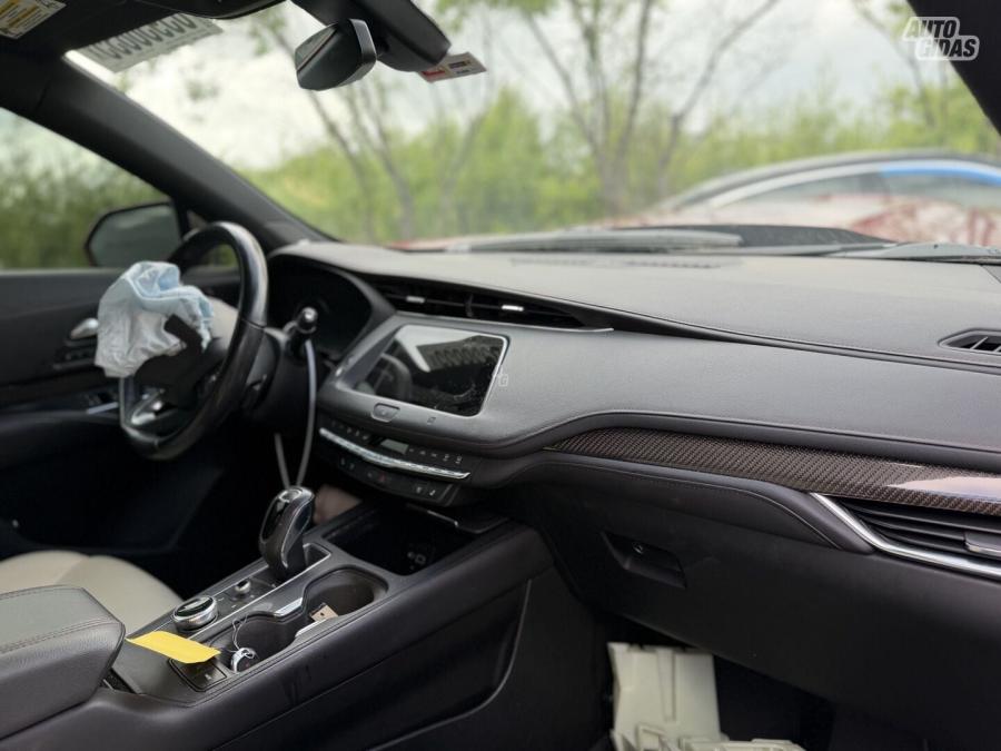 Cadillac XT4 2019 Šauļi, ar dzinēja tilpumu 2.00 L un nobraukumu 59 tūkst. km par 14700 €, foto 8 vietnē AUTOMOTO.COM.LV