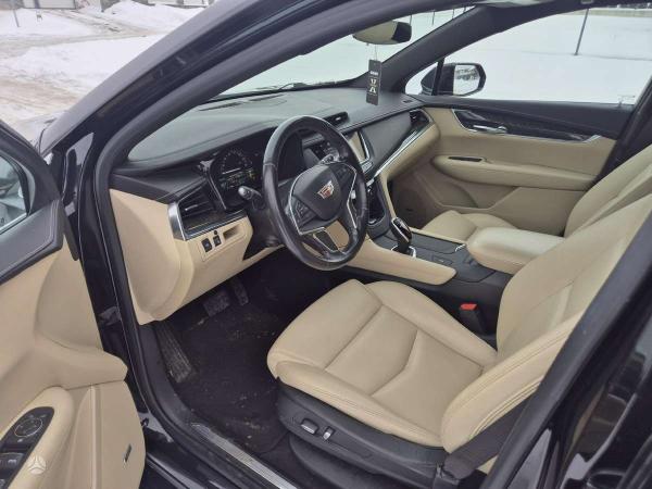 Black Cadillac XT5 2019 in Kaunas, with an engine capacity of 3.60 L and mileage of 58 thousand km for 16900 €, photo 11 on AUTOMOTO.COM.LV