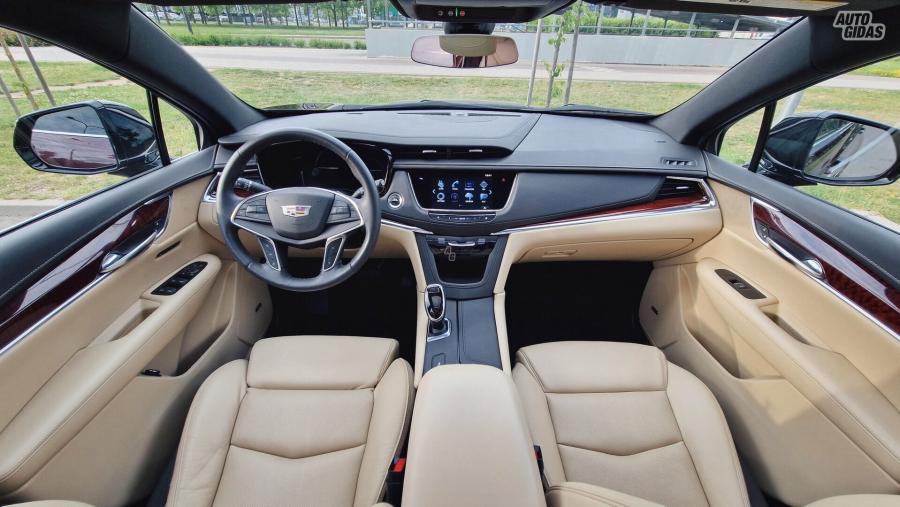 Brown Cadillac XT5 2017 in Vilnius, with an engine capacity of 3.60 L and mileage of 98 thousand km for 20900 €, photo 9 on AUTOMOTO.COM.LV