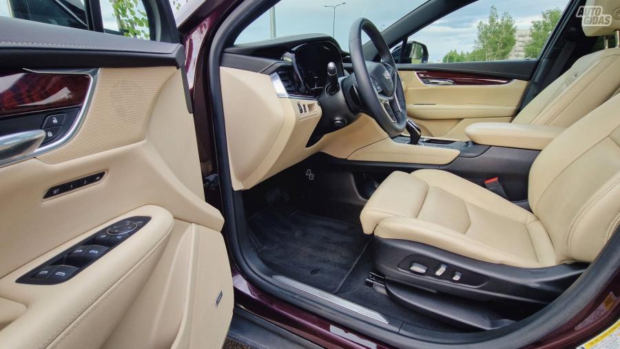 Brown Cadillac XT5 2017 in Vilnius, with an engine capacity of 3.60 L and mileage of 98 thousand km for 20900 €, photo 11 on AUTOMOTO.COM.LV