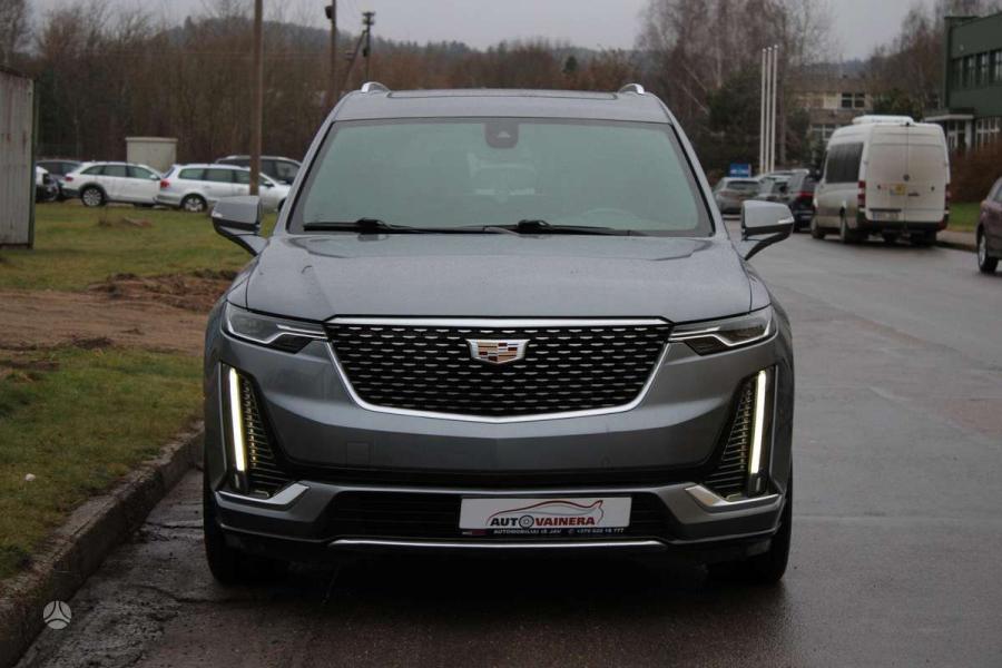 Grey Cadillac XT6 2022 in Vilnius, with an engine capacity of 3.60 L and mileage of 126 thousand km for 28900 €, photo 4 on AUTOMOTO.COM.LV