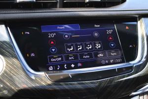 Pelēks Cadillac XT6 2022 Viļņa, ar dzinēja tilpumu 3.60 L un nobraukumu 126 tūkst. km par 27900 €, foto 23 vietnē AUTOMOTO.COM.LV