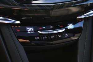 Pelēks Cadillac XT6 2022 Viļņa, ar dzinēja tilpumu 3.60 L un nobraukumu 126 tūkst. km par 27900 €, foto 25 vietnē AUTOMOTO.COM.LV