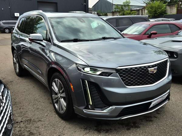 Pelēks Cadillac XT6 2022 Viļņa, ar dzinēja tilpumu 3.60 L un nobraukumu 130 tūkst. km par 27900 €, foto  vietnē AUTOMOTO.COM.LV