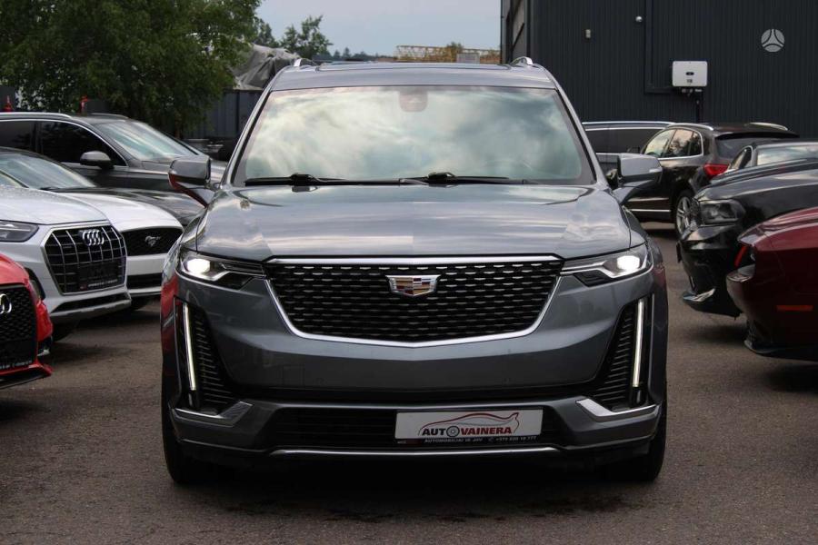 Серый Кадиллак XT6 2022 в Вильнюс, объемом двигателя 3.60 л и пробегом 130 тыс. км за 27900 €, фото 3 на AUTOMOTO.COM.LV