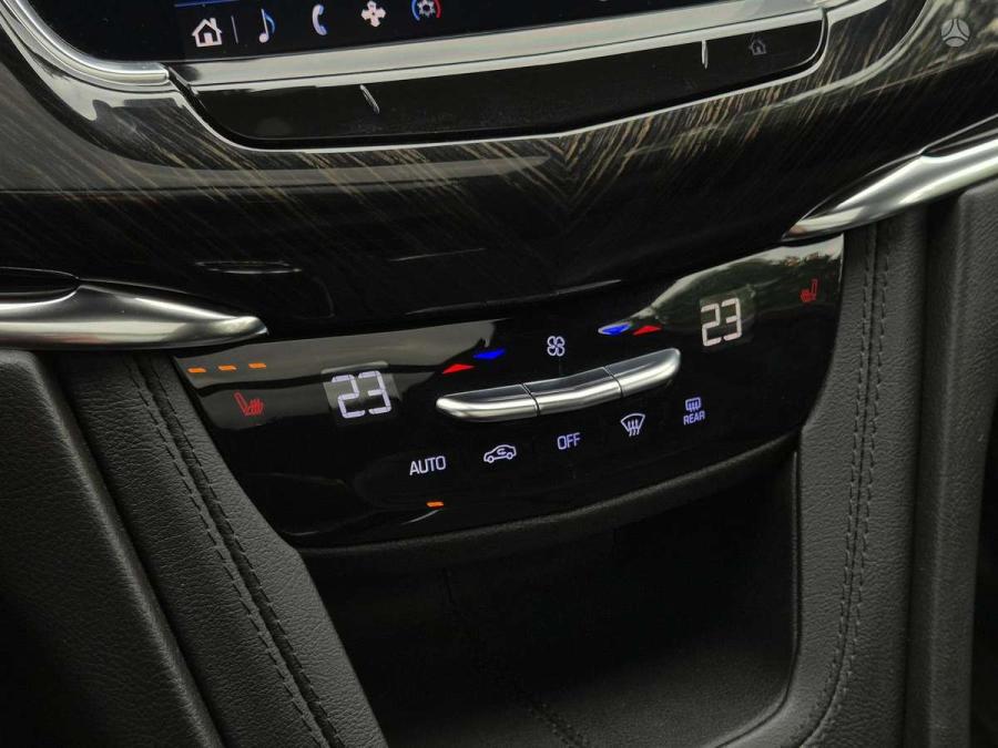 Серый Кадиллак XT6 2022 в Вильнюс, объемом двигателя 3.60 л и пробегом 130 тыс. км за 27900 €, фото 22 на AUTOMOTO.COM.LV