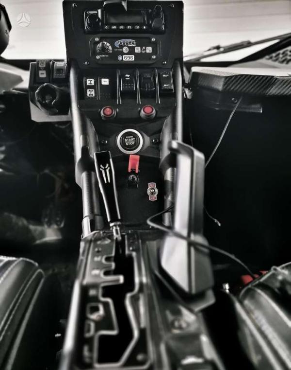 Черный Can-Am Maverick 2017 в Клайпеда, объемом двигателя 0.90 л и пробегом 9 тыс. км за 25900 €, фото 10 на AUTOMOTO.COM.LV
