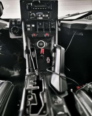 Black Can-Am Maverick 2017 in Klaipeda, with an engine capacity of 0.90 L and mileage of 9 thousand km for 25900 €, photo 11 on AUTOMOTO.COM.LV