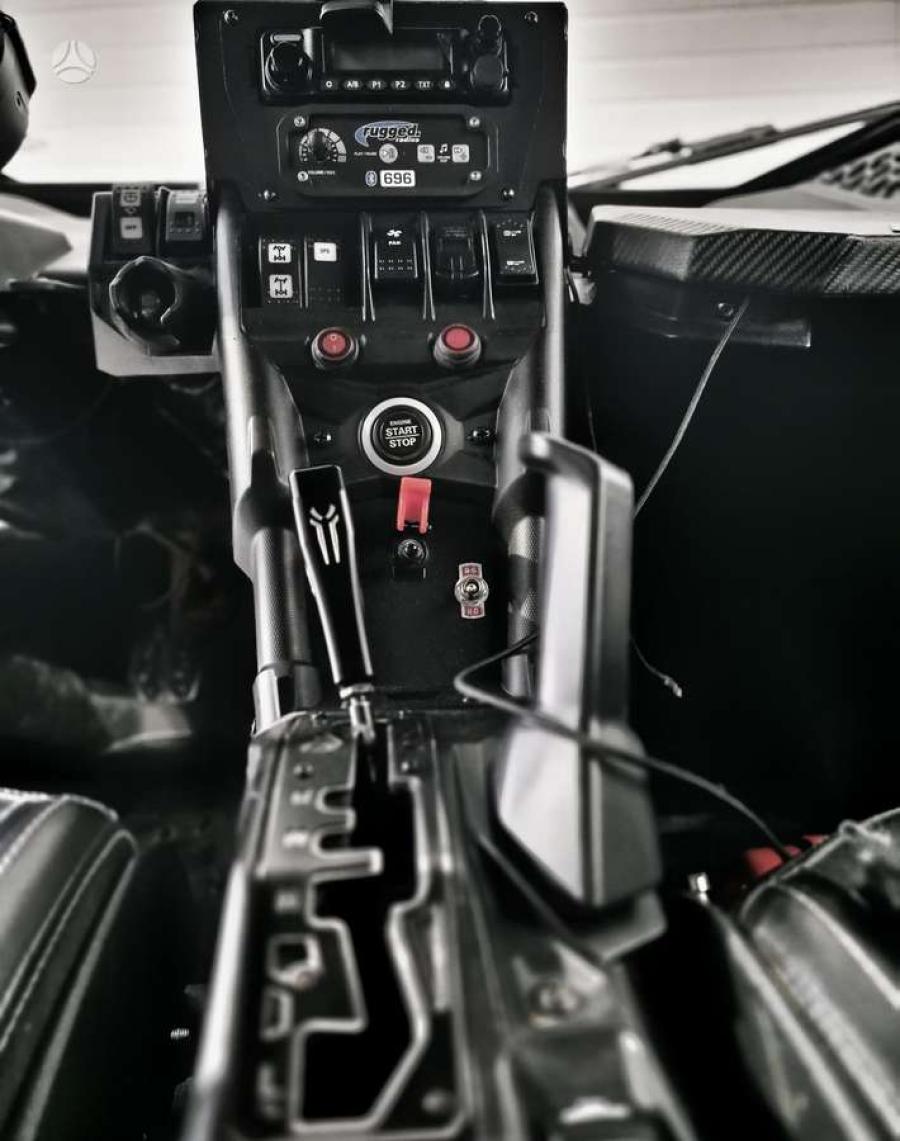 Black Can-Am Maverick 2017 in Klaipeda, with an engine capacity of 0.90 L and mileage of 9 thousand km for 25900 €, photo 11 on AUTOMOTO.COM.LV