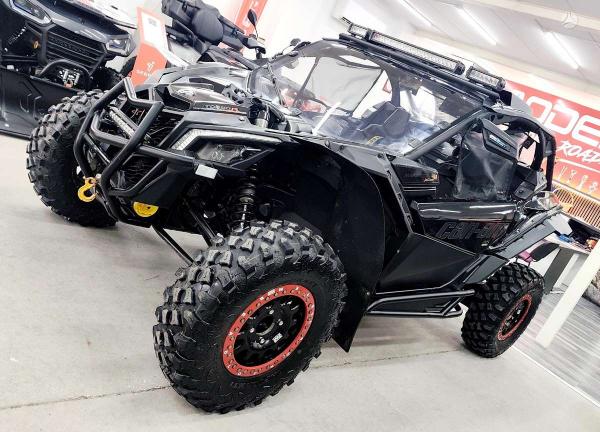 Black Can-Am Maverick 2019 in Taurage, with an engine capacity of 0.90 L and mileage of 5 thousand km for 18500 €, photo 2 on AUTOMOTO.COM.LV