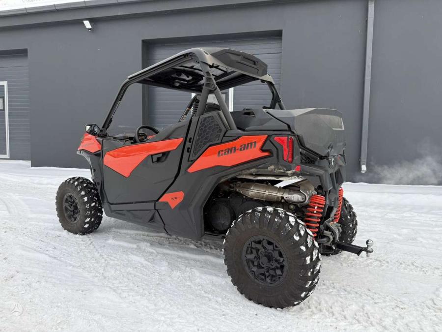 Melns Can-Am Maverick 2019 Tallina, ar dzinēja tilpumu 0.80 L un nobraukumu 333 tūkst. km par 11999 €, foto 3 vietnē AUTOMOTO.COM.LV