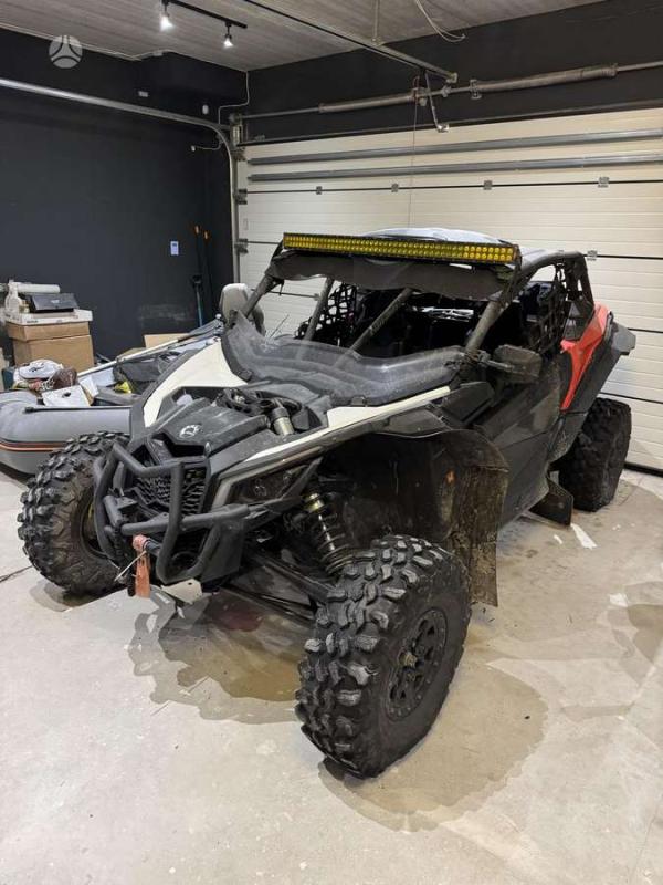 Melns Can-Am Maverick 2020 Viļņa, ar dzinēja tilpumu 0.00 L un nobraukumu 4 tūkst. km par 21000 €, foto 1 vietnē AUTOMOTO.COM.LV
