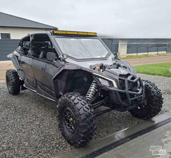 Black Can-Am Maverick 2020 in Kaunas, with an engine capacity of 0.90 L and mileage of 5 thousand km for 28300 €, photo 4 on AUTOMOTO.COM.LV