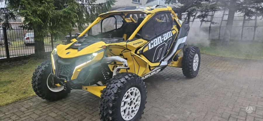 Can-Am Maverick 2023 Viļņa, ar dzinēja tilpumu 1.00 L un nobraukumu 4 tūkst. km par 30000 €, foto 4 vietnē AUTOMOTO.COM.LV