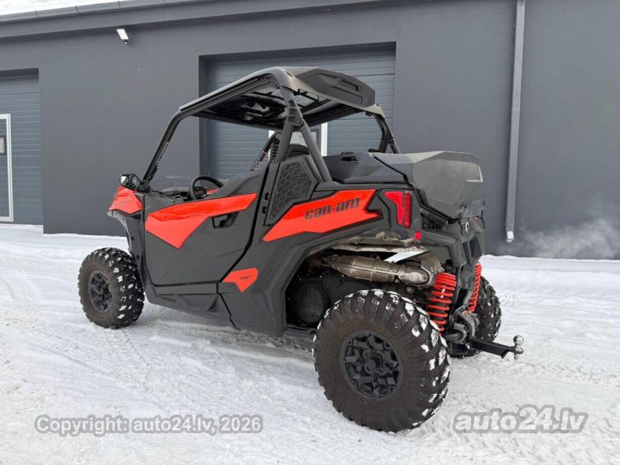 Sarkans Can-Am Maverick 2019 Tallina, ar dzinēja tilpumu 0.80 L un nobraukumu 330 tūkst. km par 11999 €, foto 2 vietnē AUTOMOTO.COM.LV
