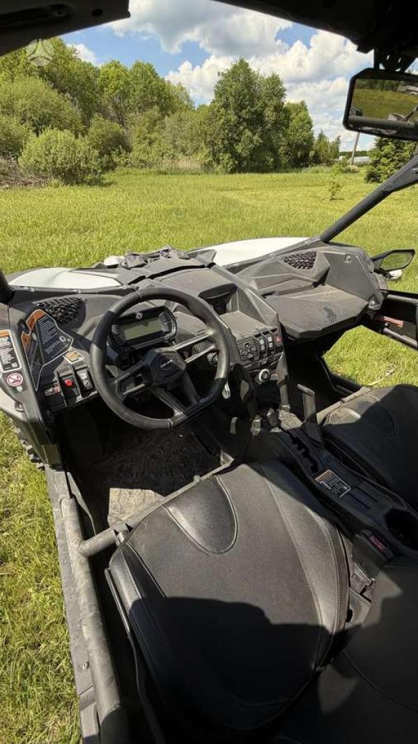 Белый Can-Am Maverick 2023 в Вильнюс, объемом двигателя 0.00 л и пробегом 0 тыс. км за 20700 €, фото 9 на AUTOMOTO.COM.LV