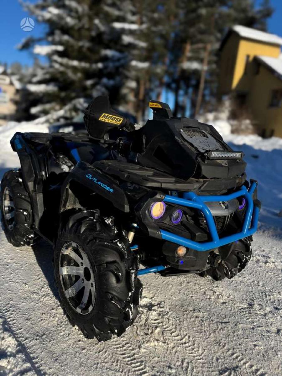 Black Can-Am Outlander 2012 in Moletai, with an engine capacity of 1.00 L and mileage of 8 thousand km for 7999 €, photo 1 on AUTOMOTO.COM.LV