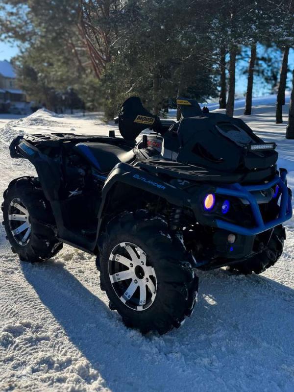 Black Can-Am Outlander 2012 in Moletai, with an engine capacity of 1.00 L and mileage of 8 thousand km for 7999 €, photo 6 on AUTOMOTO.COM.LV