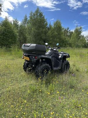 Black Can-Am Outlander 2018 in Vilnius, with an engine capacity of 1.00 L and mileage of 4 thousand km for 10500 €, photo 4 on AUTOMOTO.COM.LV