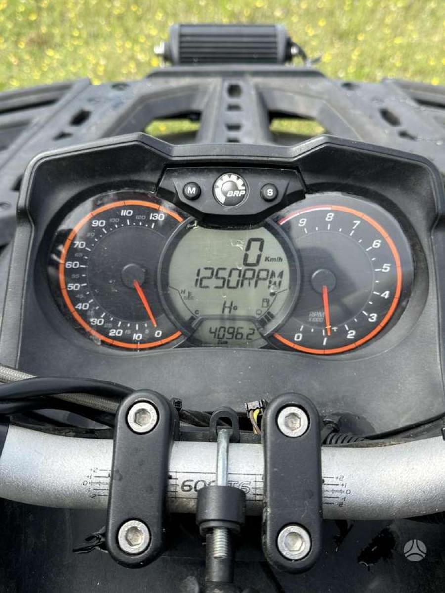 Black Can-Am Outlander 2018 in Vilnius, with an engine capacity of 1.00 L and mileage of 4 thousand km for 10500 €, photo 10 on AUTOMOTO.COM.LV