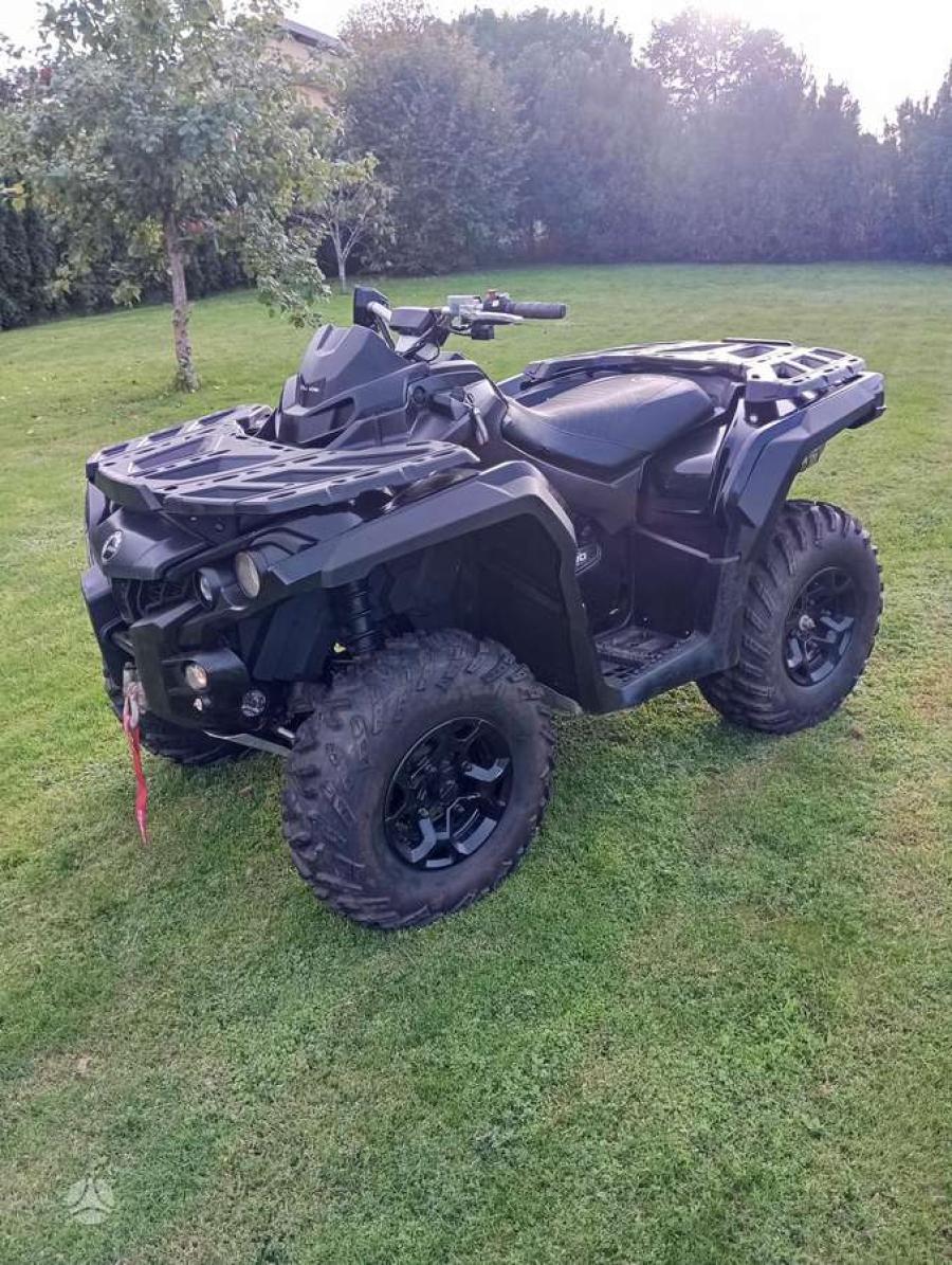 Black Can-Am Outlander 2018 in Kaunas, with an engine capacity of 1.00 L and mileage of 4 thousand km for 6900 €, photo 1 on AUTOMOTO.COM.LV