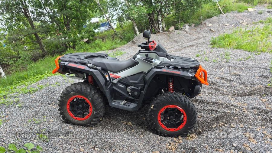 Melns Can-Am Outlander 2020 Tallina, ar dzinēja tilpumu 1.00 L un nobraukumu 0 tūkst. km par 12200 €, foto 7 vietnē AUTOMOTO.COM.LV