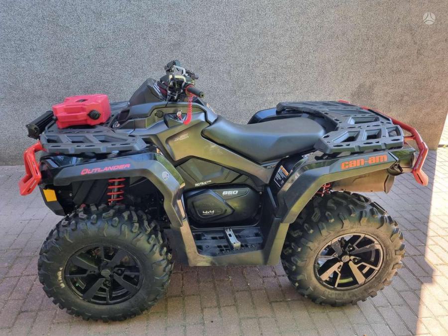 Black Can-Am Outlander 2020 in Siauliai, with an engine capacity of 0.85 L and mileage of 5 thousand km for 8500 €, photo 4 on AUTOMOTO.COM.LV