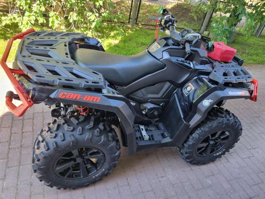 Black Can-Am Outlander 2020 in Siauliai, with an engine capacity of 0.85 L and mileage of 5 thousand km for 8500 €, photo 6 on AUTOMOTO.COM.LV