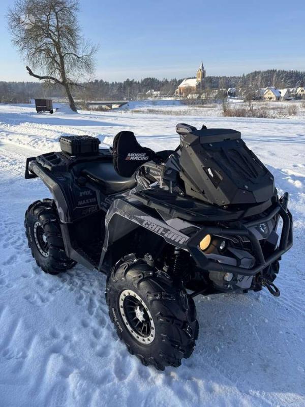 Pelēks Can-Am Outlander 2017 Viļņa, ar dzinēja tilpumu 1.00 L un nobraukumu 7 tūkst. km par 11500 €, foto 1 vietnē AUTOMOTO.COM.LV