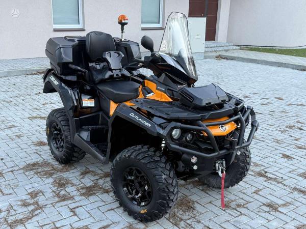 Black Can-Am Outlander Max 2015 in Prienai, with an engine capacity of 1.00 L and mileage of 3 thousand km for 9650 €, photo 1 on AUTOMOTO.COM.LV
