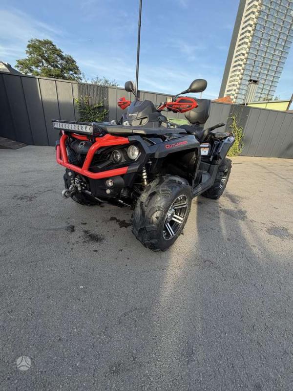 Черный Can-Am Outlander Max 2018 в Клайпеда, объемом двигателя 1.00 л и пробегом 4 тыс. км за 9500 €, фото 1 на AUTOMOTO.COM.LV