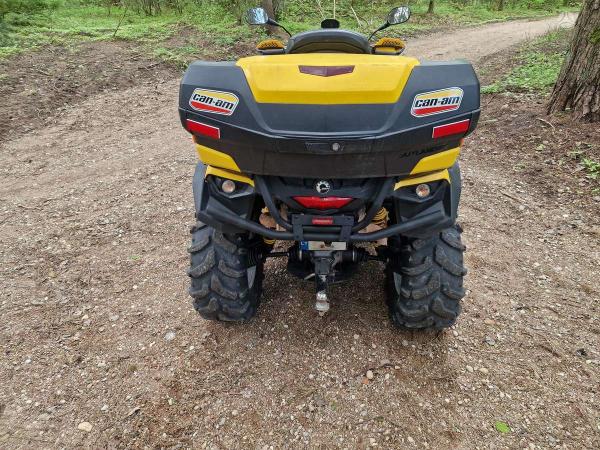 Can-Am Outlander Max 2016 in Kaunas on AUTOMOTO.COM.LV Yellow Can-Am Outlander Max 2016 in Kaunas, with an engine capacity of 0.80 L and mileage of 15 thousand km for 8250 €, photo 4 on AUTOMOTO.COM.LV