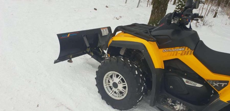 Yellow Can-Am Outlander 2010 in Kaunas, with an engine capacity of 0.50 L and mileage of 6 thousand km for 5150 €, photo 3 on AUTOMOTO.COM.LV