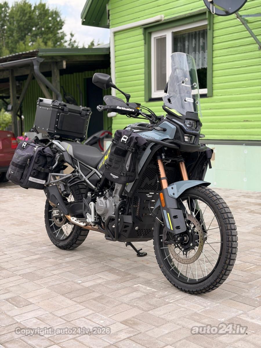 Black CFMOTO 450 MT 2025 in Tartu, with an engine capacity of 0.45 L and mileage of 2 thousand km for 6500 €, photo 8 on AUTOMOTO.COM.LV