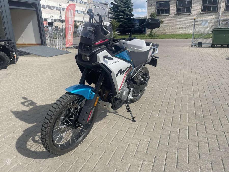 Zils CFMOTO 450 MT 2025 Kauņa, ar dzinēja tilpumu 0.45 L un nobraukumu 2 tūkst. km par 5800 €, foto 3 vietnē AUTOMOTO.COM.LV