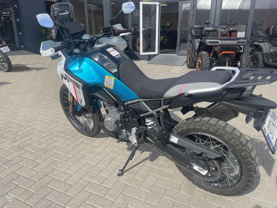 Zils CFMOTO 450 MT 2025 Kauņa, ar dzinēja tilpumu 0.45 L un nobraukumu 2 tūkst. km par 5800 €, foto 7 vietnē AUTOMOTO.COM.LV