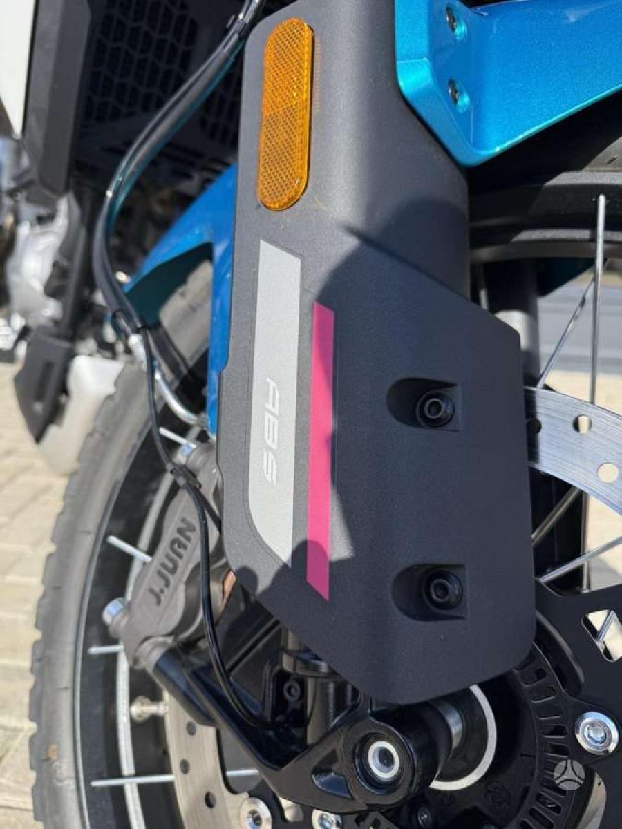 Zils CFMOTO 450 MT 2025 Kauņa, ar dzinēja tilpumu 0.45 L un nobraukumu 2 tūkst. km par 5800 €, foto 12 vietnē AUTOMOTO.COM.LV