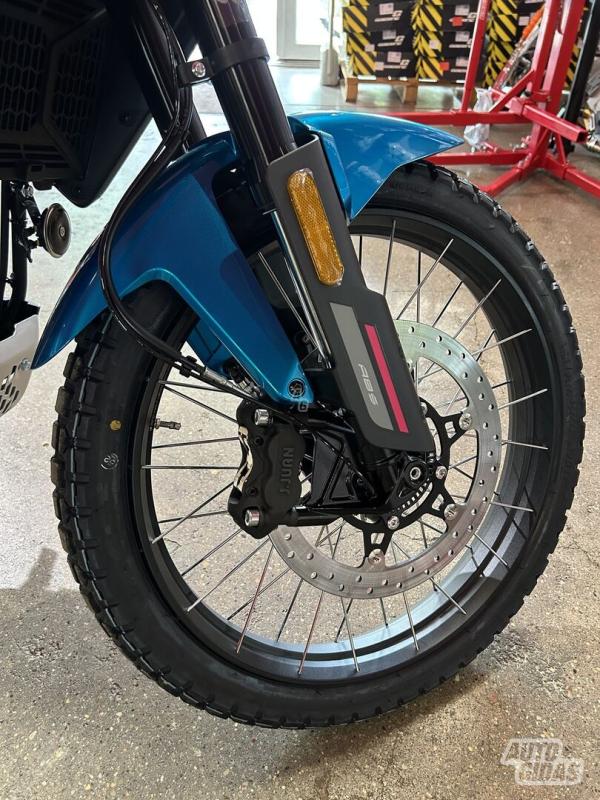 Zils CFMOTO 450 MT 2025 Kauņa, ar dzinēja tilpumu 0.45 L un nobraukumu 0 tūkst. km par 6490 €, foto 7 vietnē AUTOMOTO.COM.LV