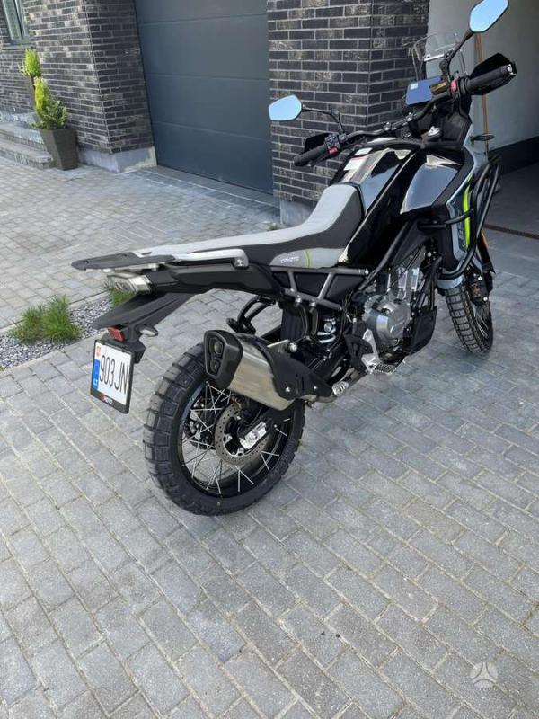 Pelēks CFMOTO 450 MT 2024 Viļņa, ar dzinēja tilpumu 0.45 L un nobraukumu 5 tūkst. km par 5450 €, foto 3 vietnē AUTOMOTO.COM.LV