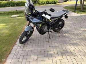 Pelēks CFMOTO 450 MT 2024 Kauņa, ar dzinēja tilpumu 0.45 L un nobraukumu 9 tūkst. km par 5200 €, foto  vietnē AUTOMOTO.COM.LV