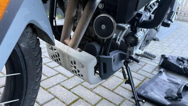 Grey CFMOTO 450 MT 2024 in Vilnius, with an engine capacity of 0.45 L and mileage of 16 thousand km for 6100 €, photo 5 on AUTOMOTO.COM.LV